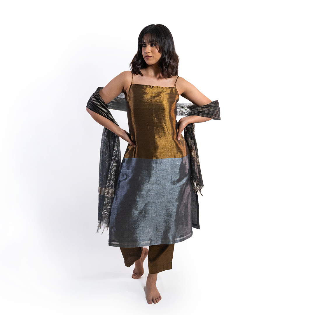 Noor-e-Nazakat Tissue Suit – Sharmeeli
